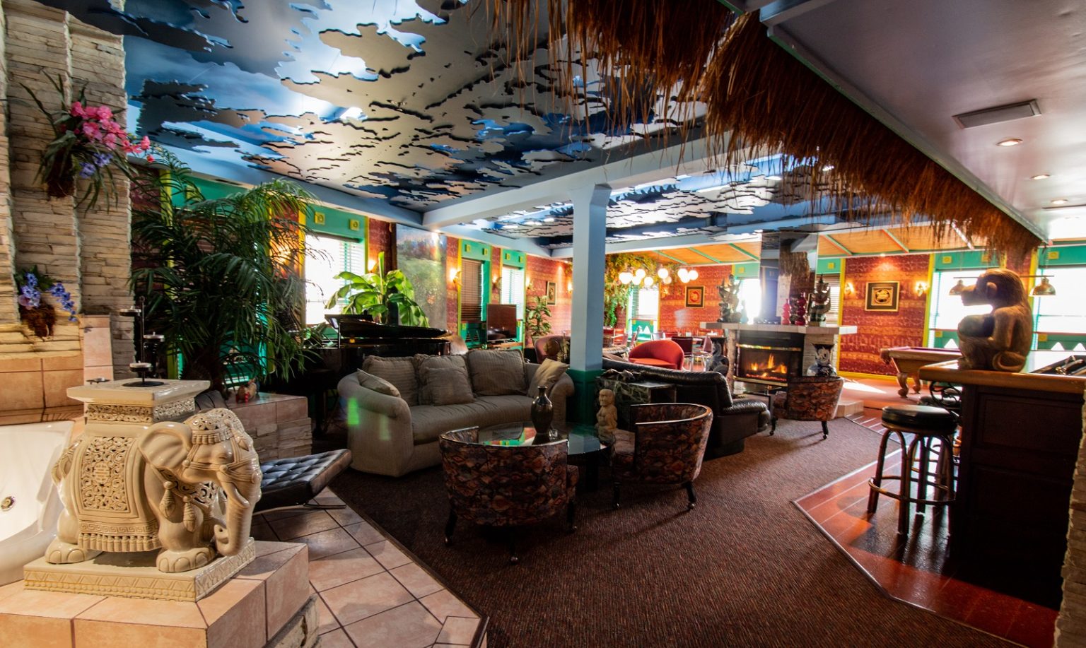 The Ultimate Luxury Experience: Mariaggi's Theme Suite Hotel and Spa ...